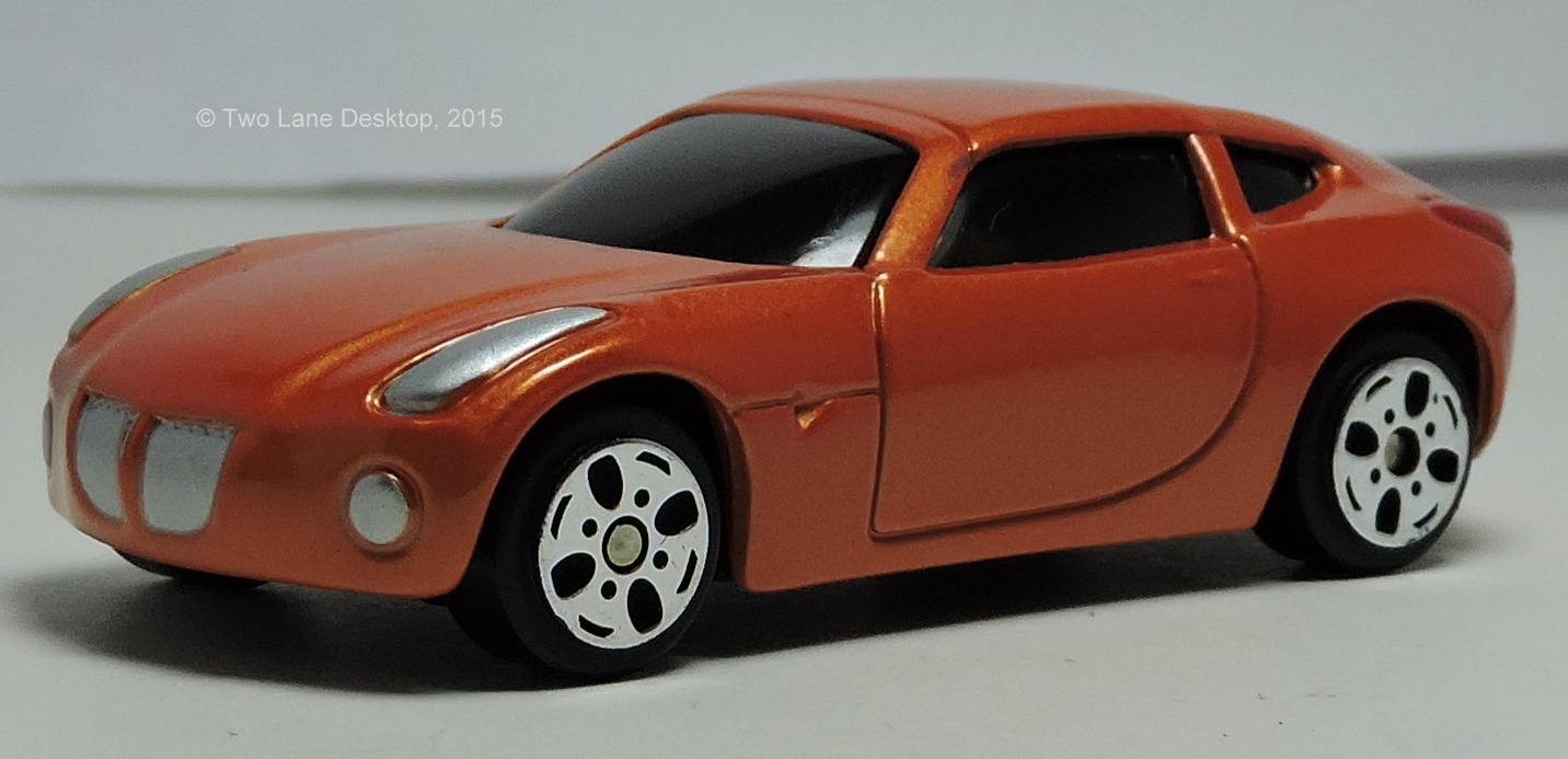 Maisto and Matchbox Pontiac Solstice coupe and convertible; Maisto 1:24 ...