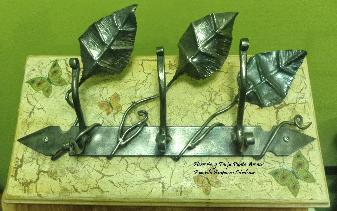 Herreria y Forja Punta Arenas: Percheros
