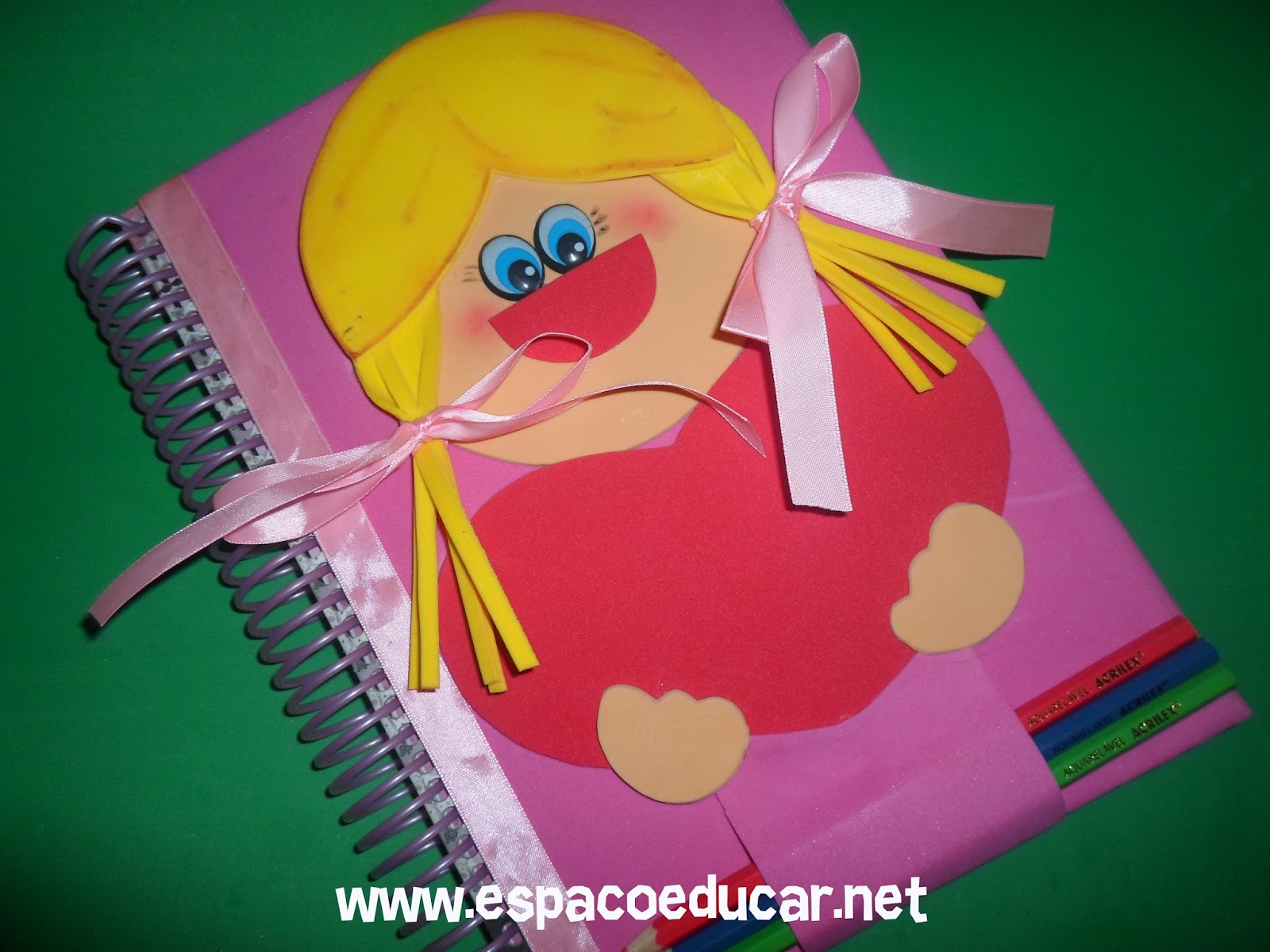 Faça uma linda capa de caderno em eva! Tem passo a passo e molde ...