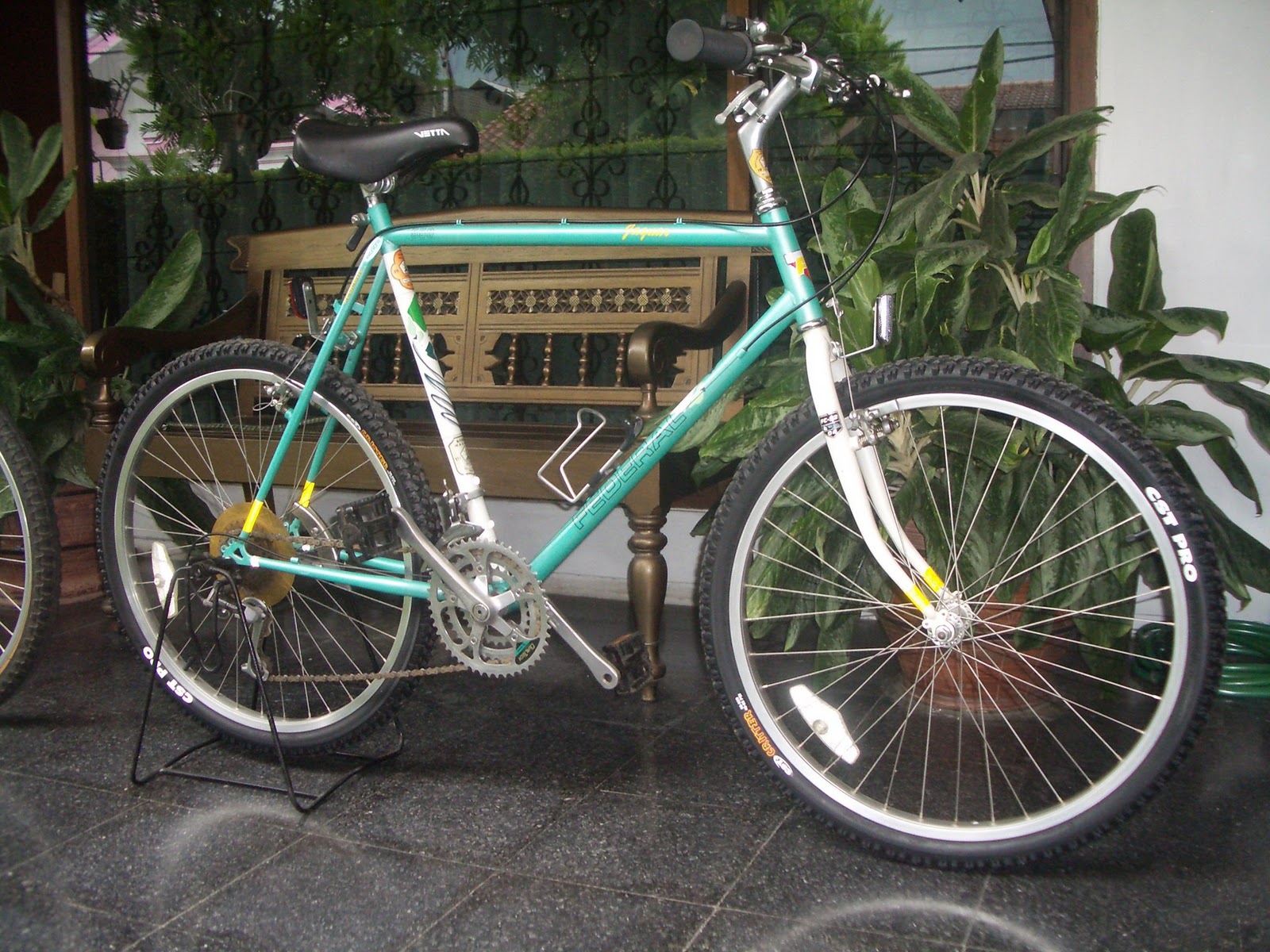 FEDERAL CYCLE MUSTIKA: federal jaguar