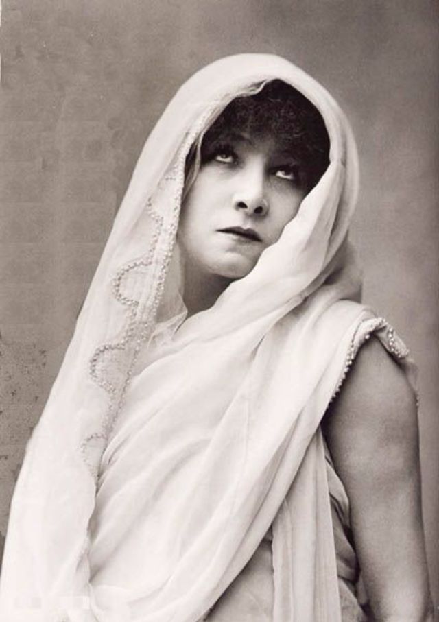Sarah Bernhardt – The Most Famous Actress The World Has Ever Known ...