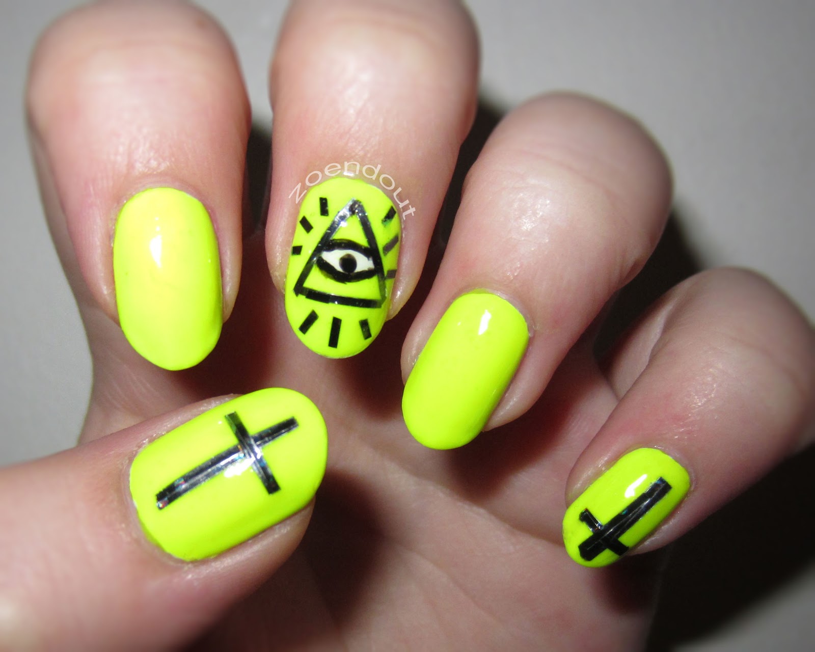 Zoendout Nails: Eyes and Crosses