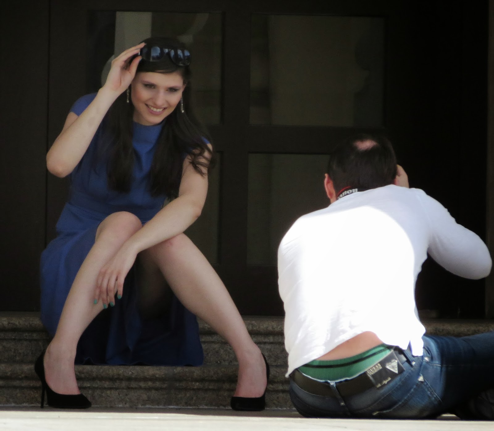 Espiando A Mujeres Cambiandose De Ropa Mujeres Bellas En La Calle