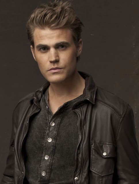 The Vampire Diaries Secrets: New Pics with the TVD Actors