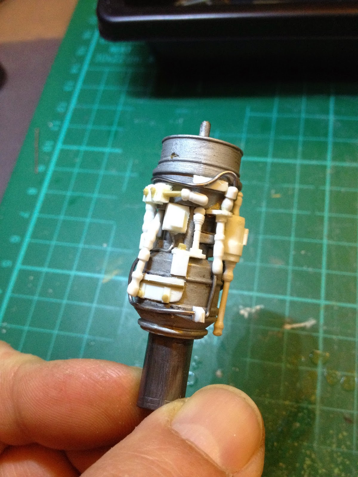 Scale Model Workbench: 1/35 bell UH-1 Iroquois ( Huey)