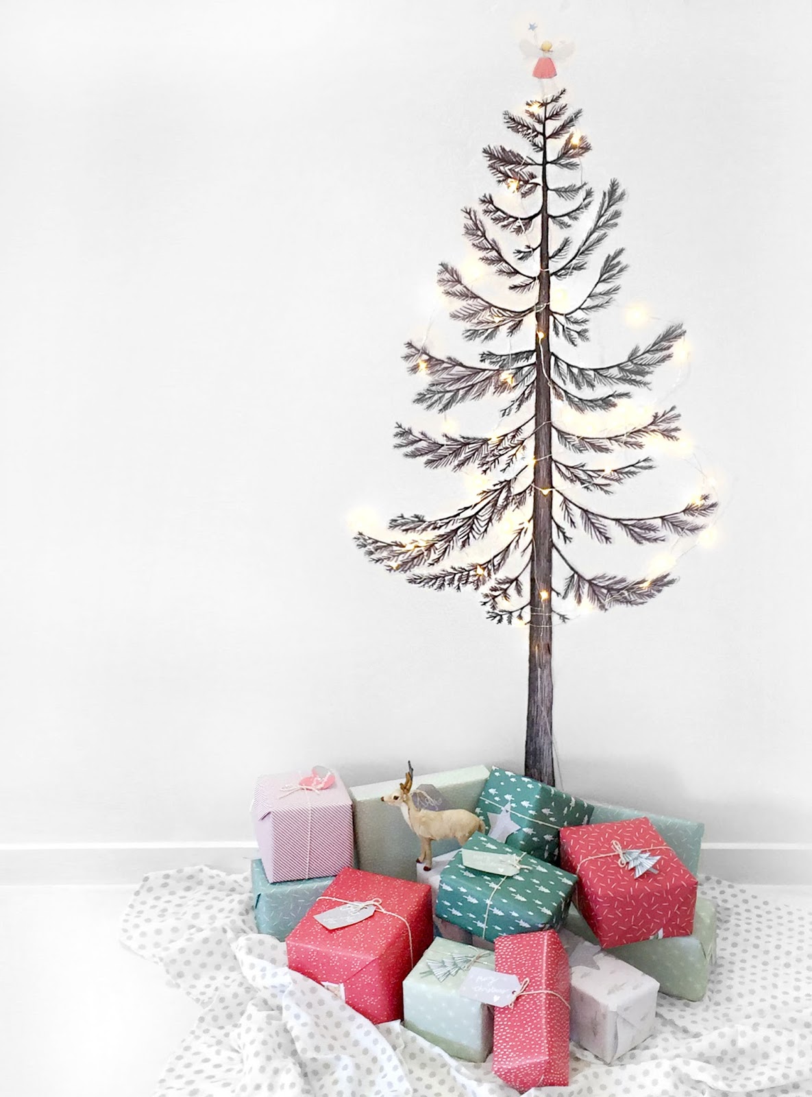 Christmas Freebies just for you! | Love Mae Blog