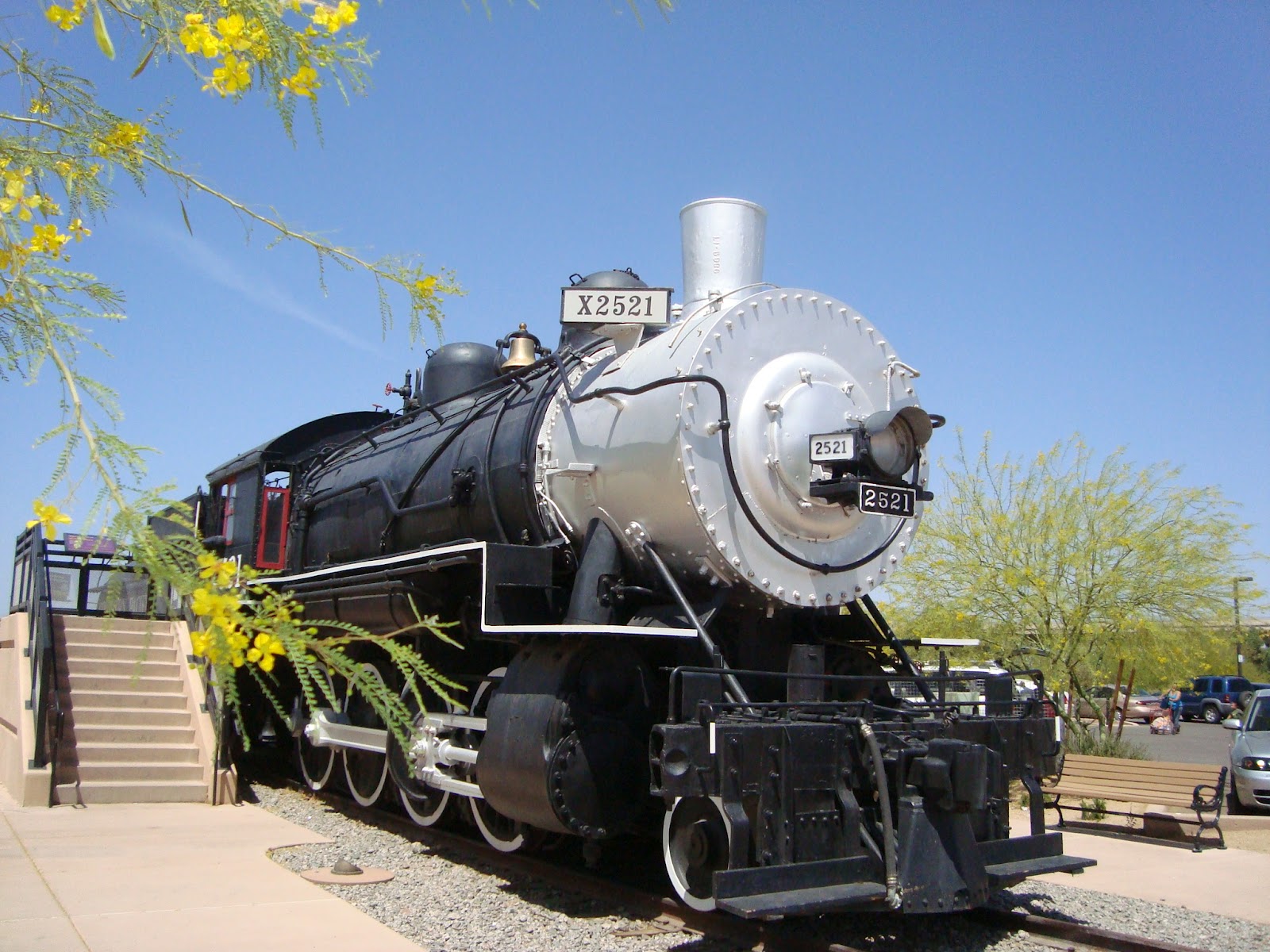 Highway Runner: SOUTHERN PACIFIC STEAM LOCOMOTIVE AT PIVOT POINT