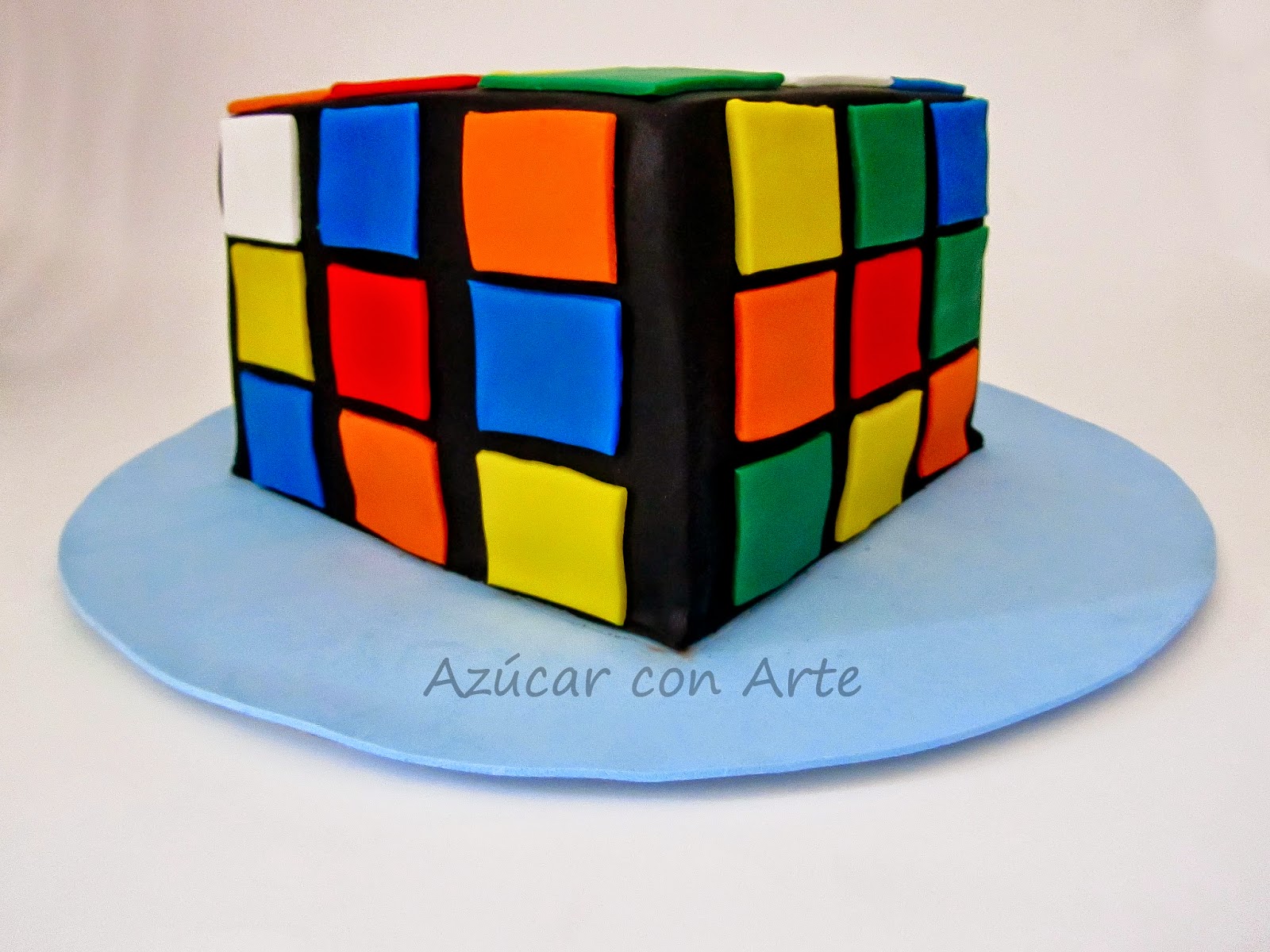 Azúcar con Arte: TARTA CUBO DE RUBIK PARA JOSE