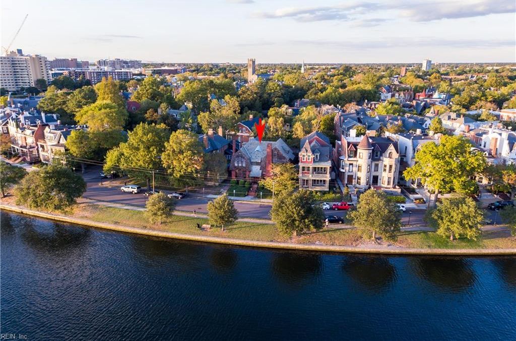 Sweet House Dreams: 1895 Dutch Colonial/Victorian in Norfolk, Virginia