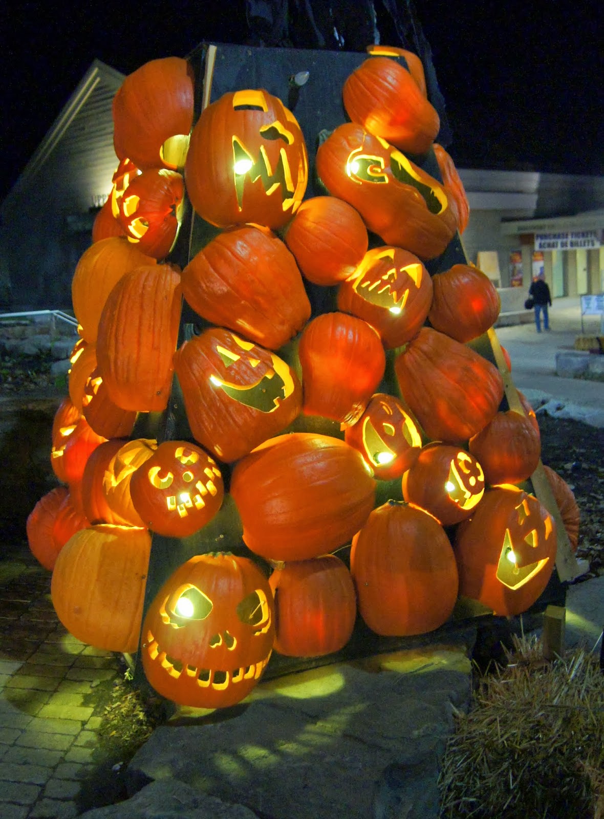 Halloween Pumpkin Festival, A Visit to Pumpkin Inferno Upper Canada ...