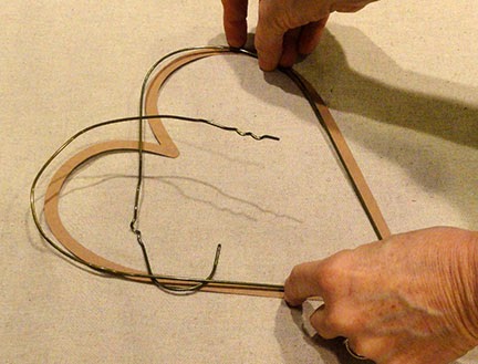 Needles 'n' Knowledge: Fabric Hearts Wired & Wrapped Wreath Tutorial