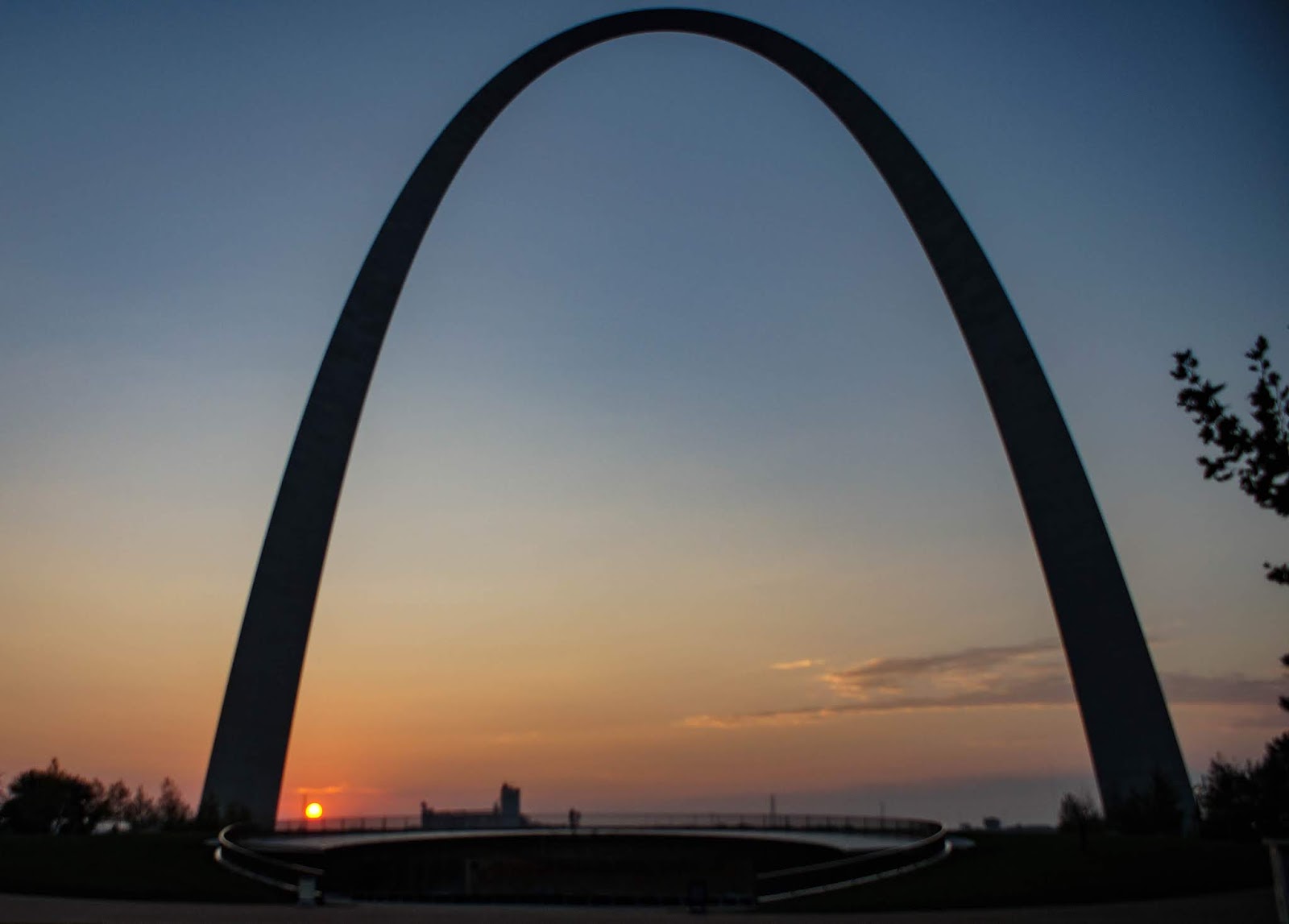 Explore St Louis-The Gateway Arch
