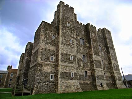 SNEAK PEEK: New Images From "Avengers: Age Of Ultron"