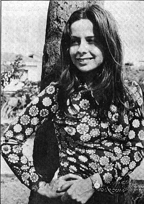 Astros em Revista: DÉBORA DUARTE UMA VIDA DIANTE DAS CÂMERAS