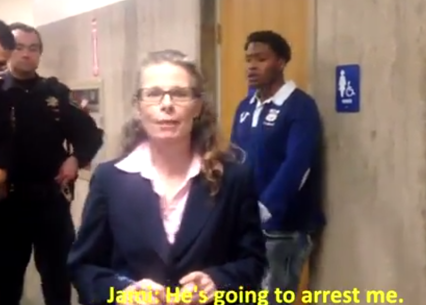 Body Language & Emotional Intelligence: Nonverbal Communication ...