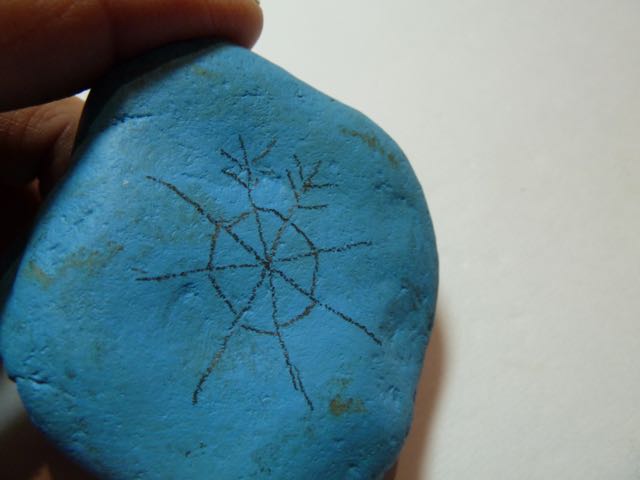 Make it easy crafts: How to paint a snowflake rock for the holidays
