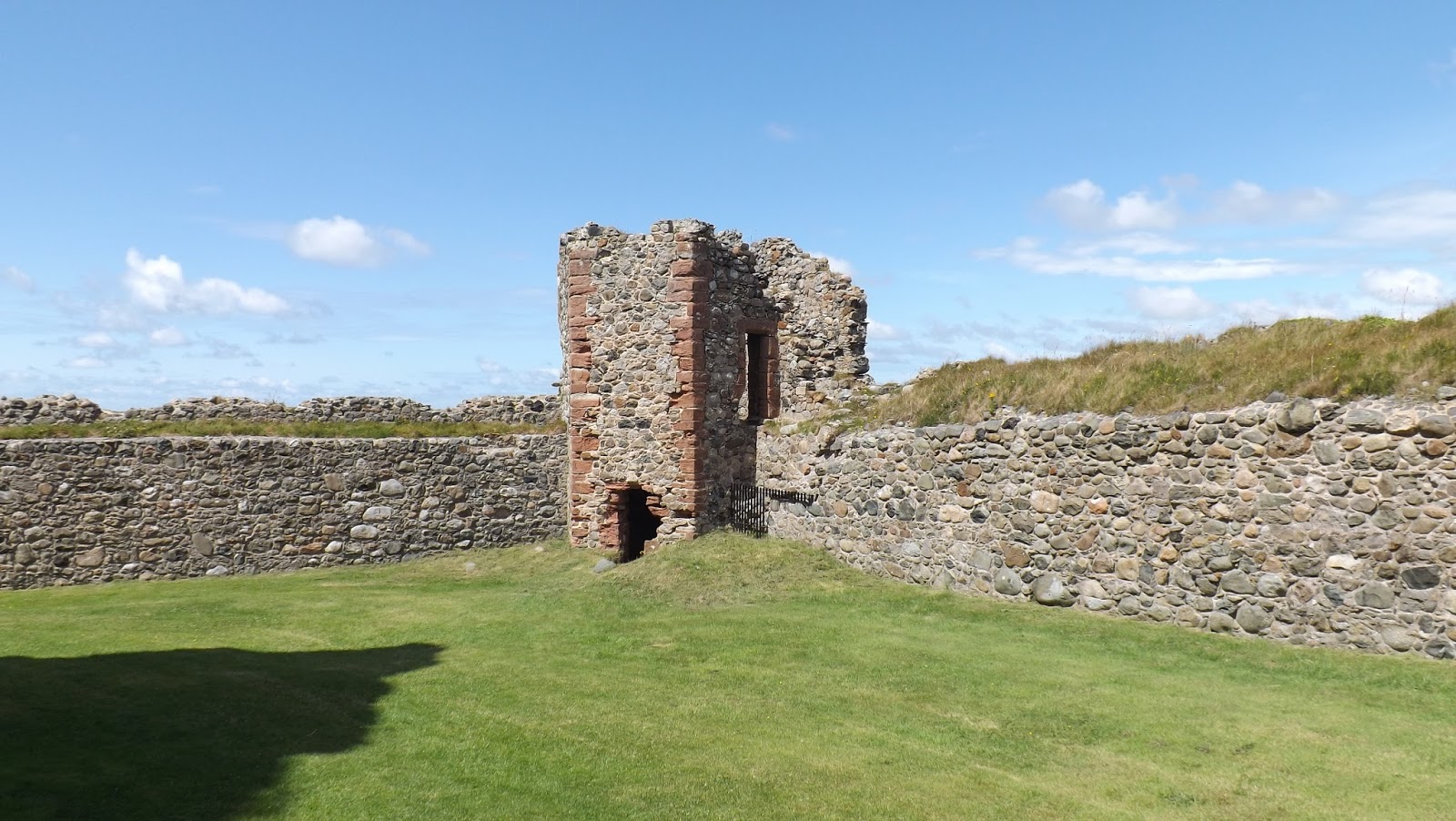 The castles, towers and fortified buildings of Cumbria: Piel Castle ...