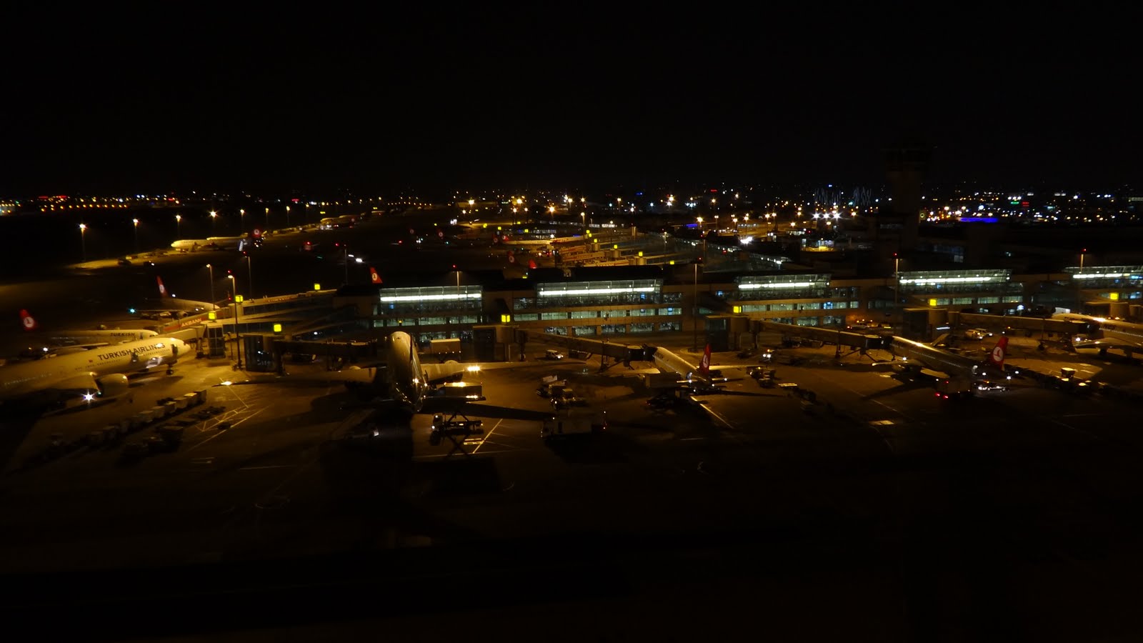 ISTANBUL AIRSIDE: Istanbul Ataturk Airport Night Shots