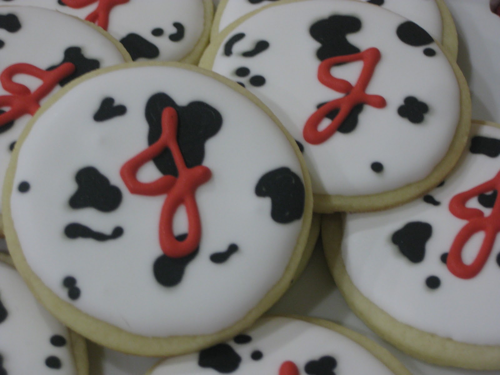 Christine's Apron Adventures: 101 Dalmatian Cookies