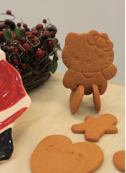 Recipe: Gingerbread Man + Hello Kitty Biscuits | Food4ever