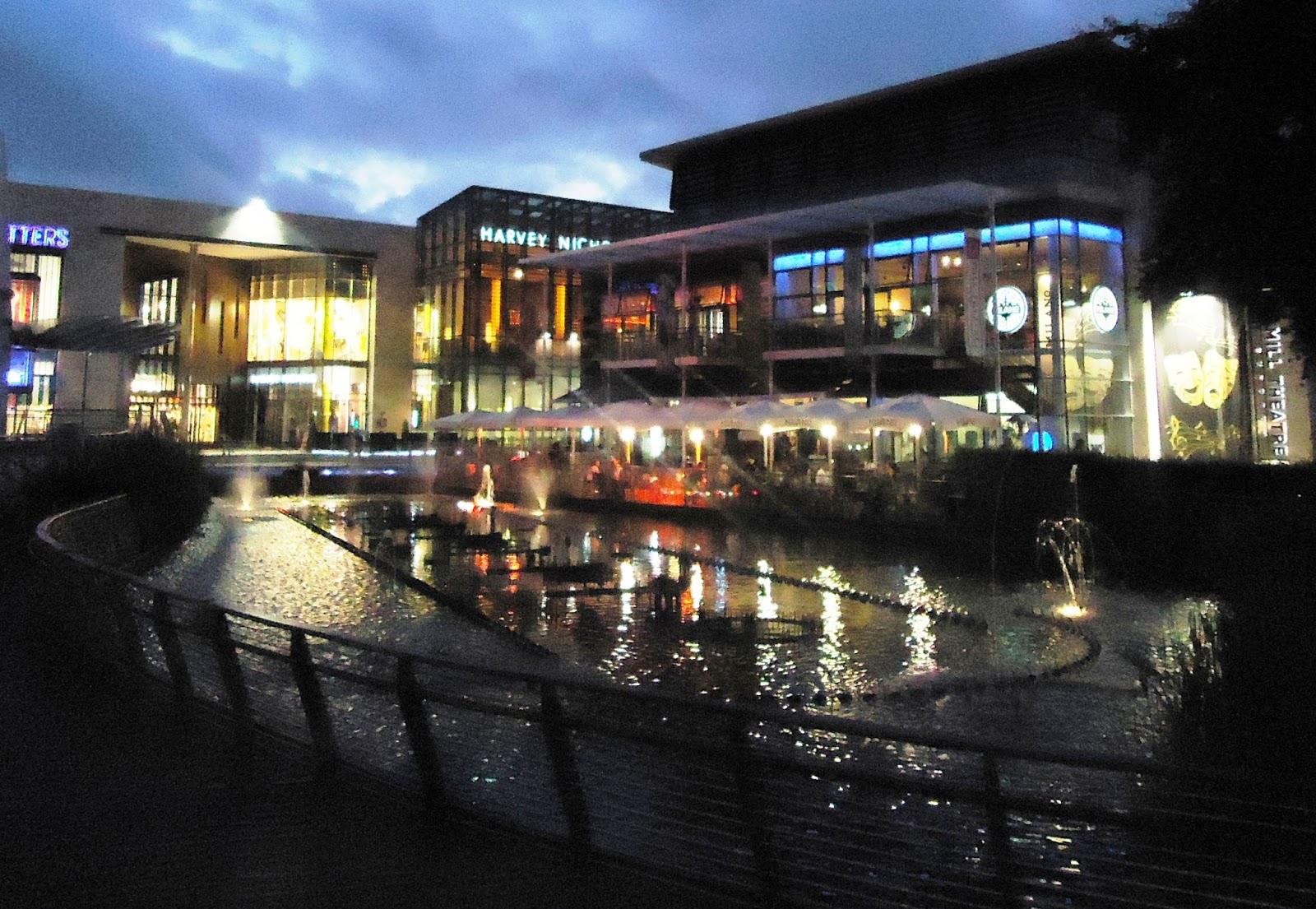 Patrick Comerford: A table for three in Jamie’s Italian in Dundrum