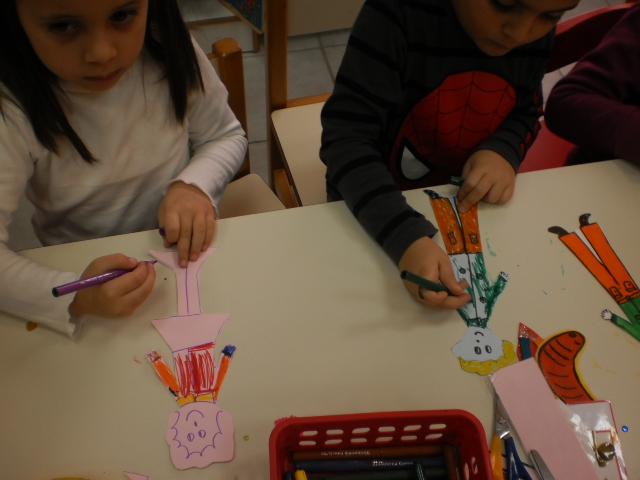 .~~kindergarten teacher ~~ΝΗΠΙΑΓΩΓΟΣ.....ΧΡΩΜΑΤΑ ΚΑΙ ΑΡΩΜΑΤΑ ...