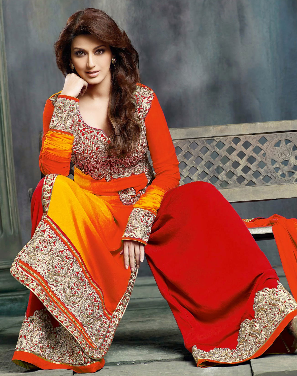 Beautiful Sonali Bendre HD Wallpaper - all 4u stars wallpaper