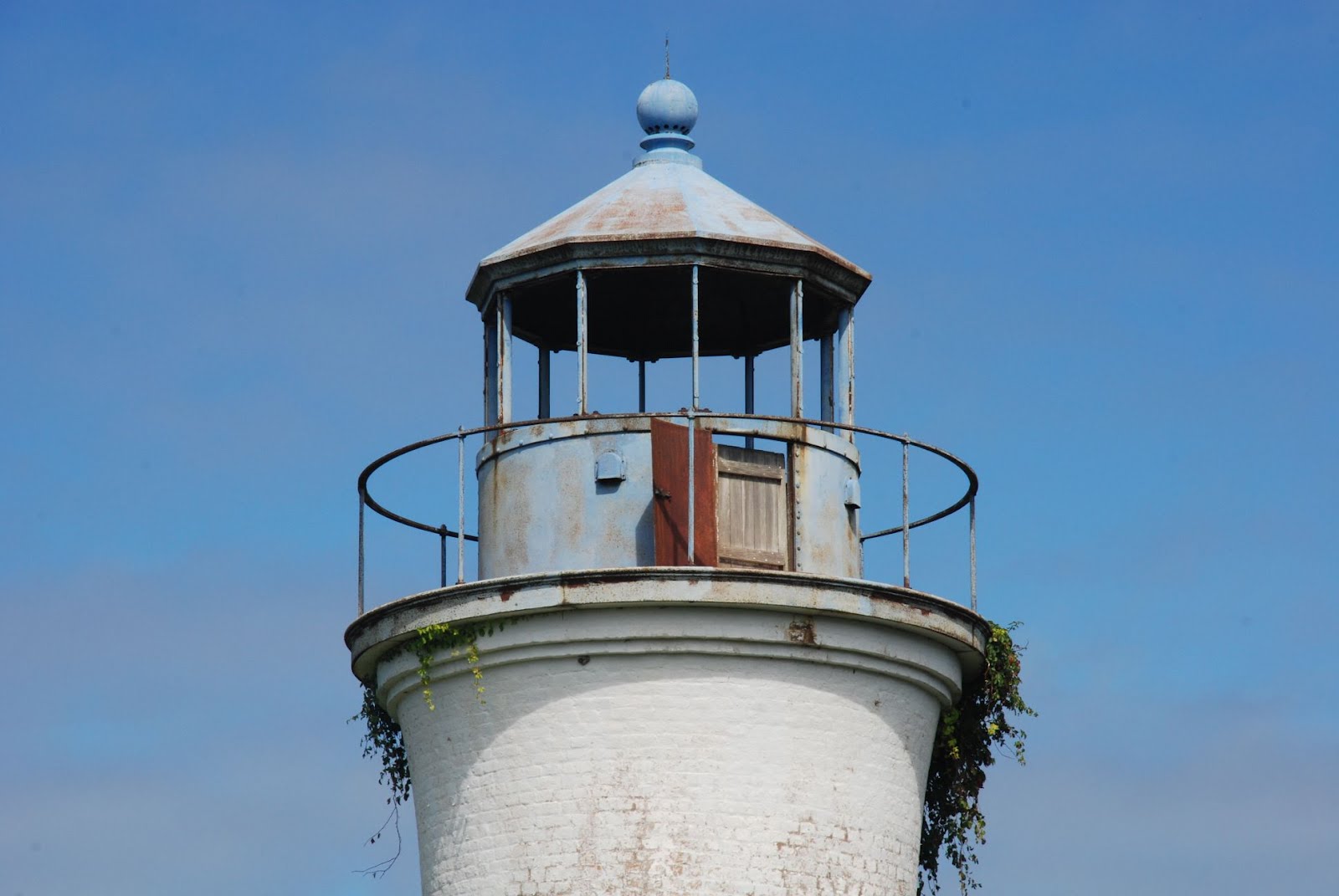 Photographs by Joe: New Orleans: A Tale Of Two Lighthouses
