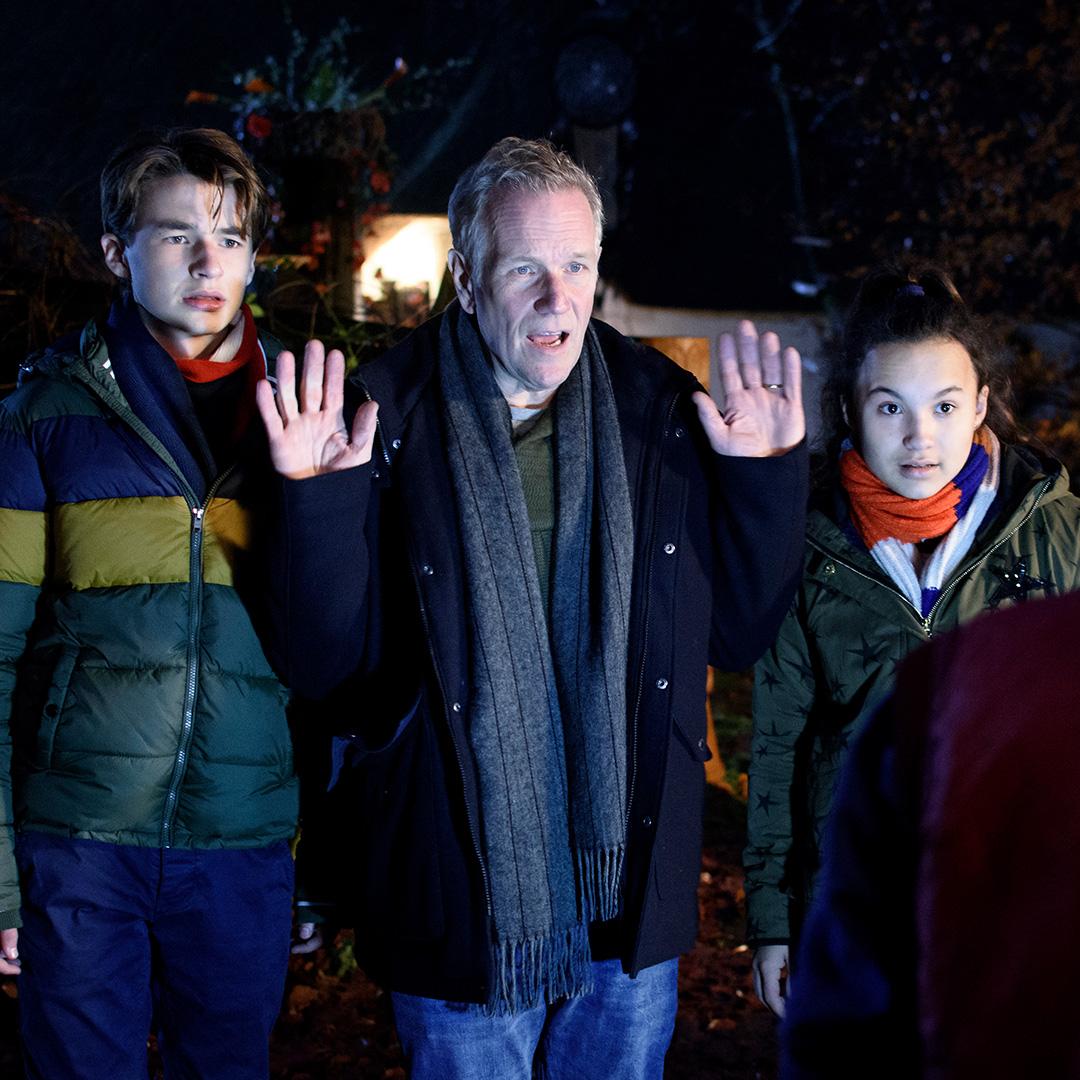 NickALive!: Nickelodeon Unveils First Look at 'Hunter Street' Season 3