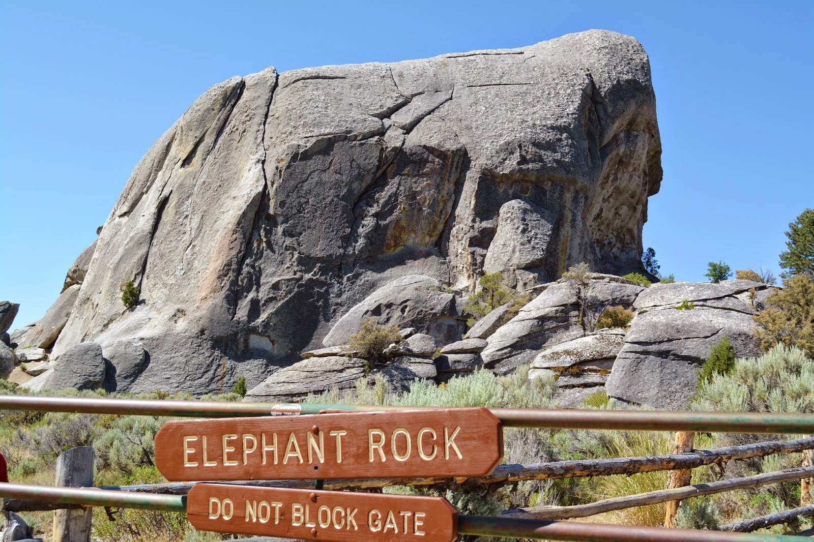 Iverson Movie Ranch: Rocks that look like elephants