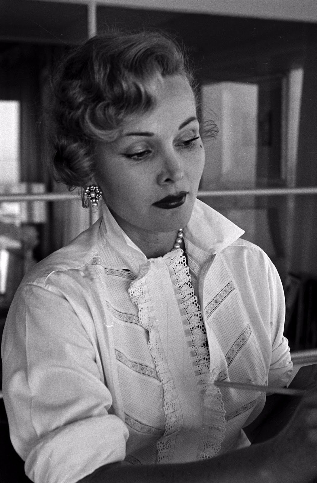 Goodbye Zsa Zsa Gabor! Here Are 30 Beautiful Black and White Photos of ...