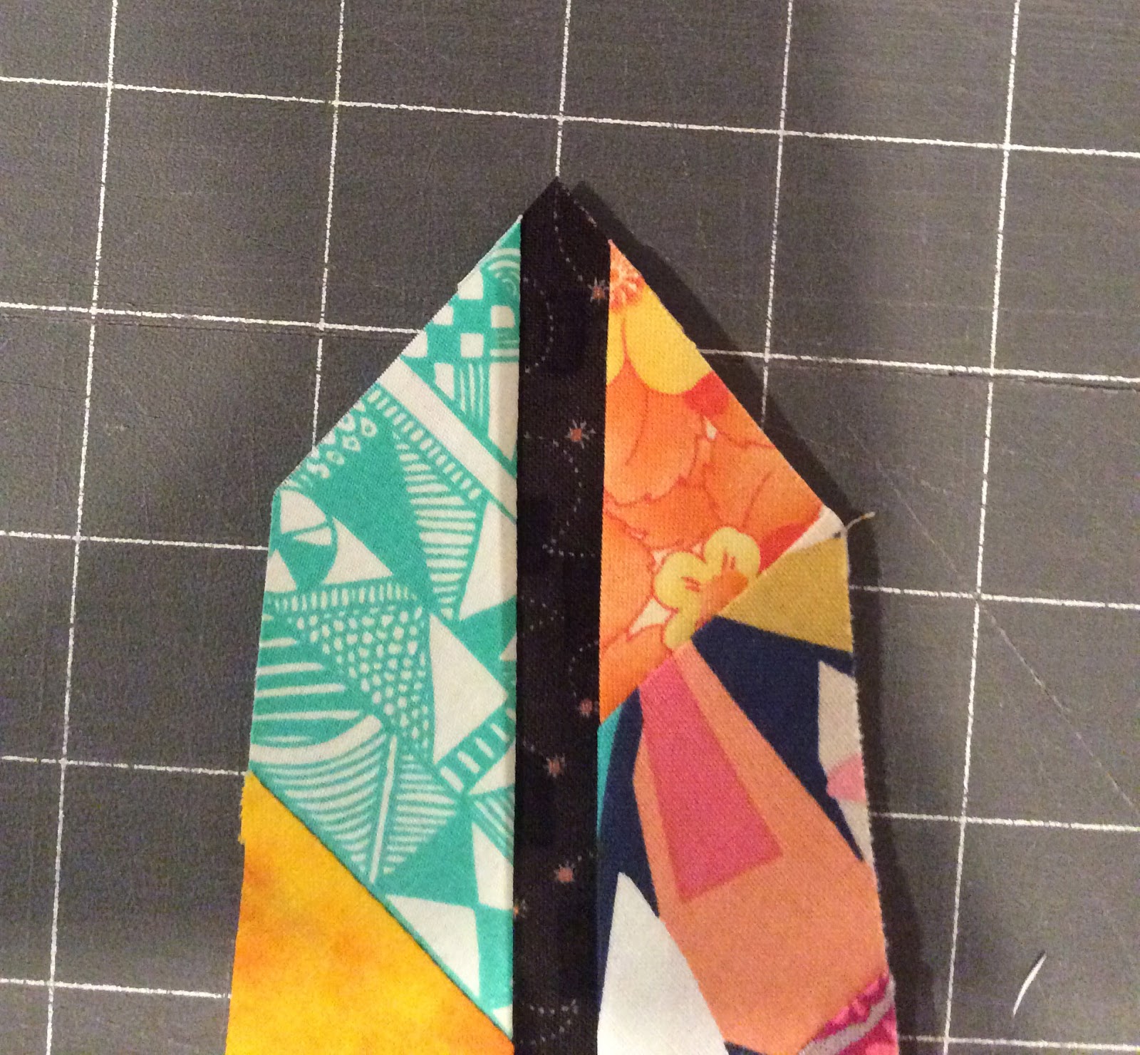 Stash Bee: Hive 9 July Tutorial - Feather Block