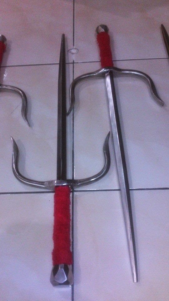 Senjata Tradisi: Aku Pembuat Tekpi