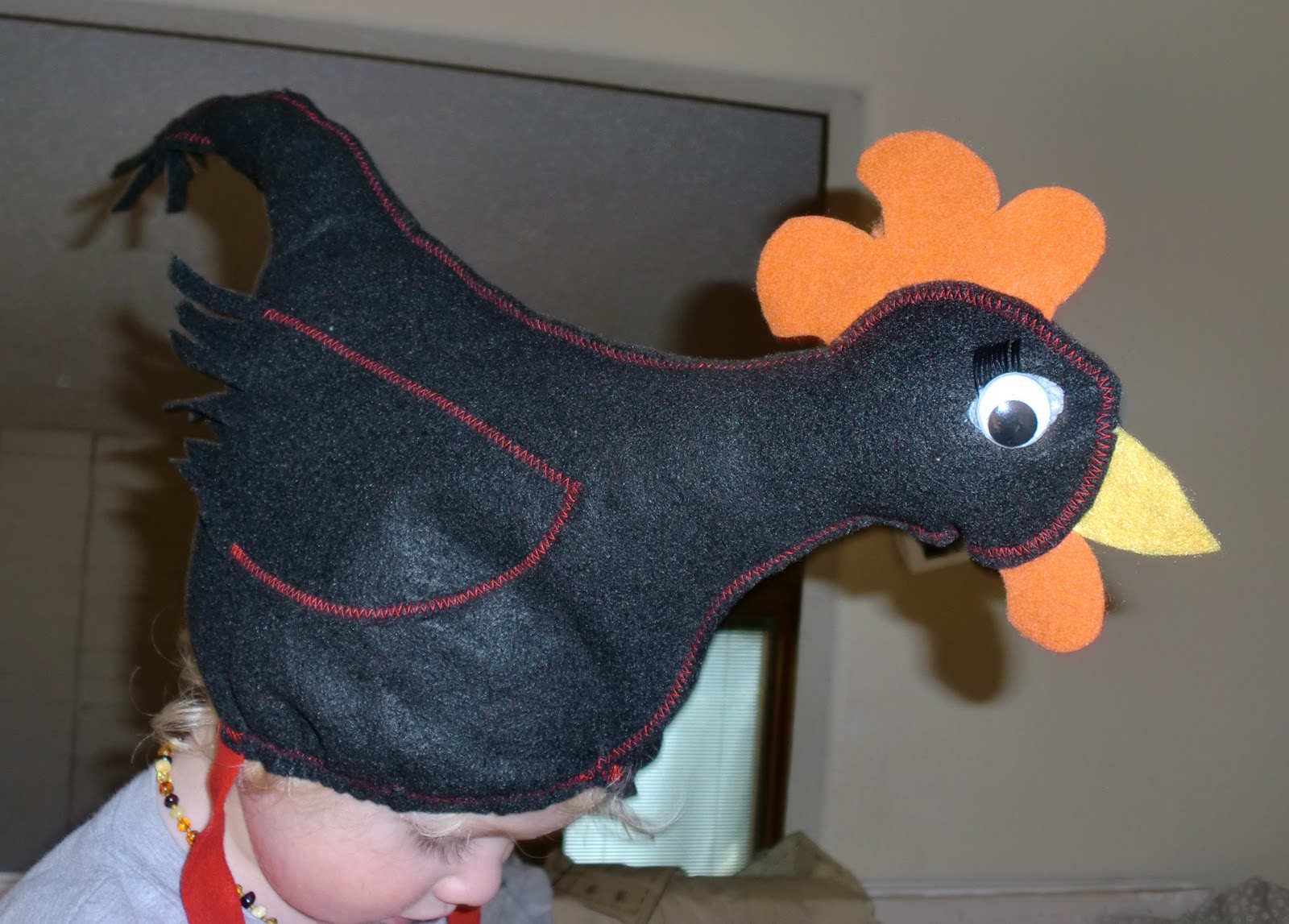 macaroni & cheese: Tutorial: Felt Chicken Hat PLUS Pattern!