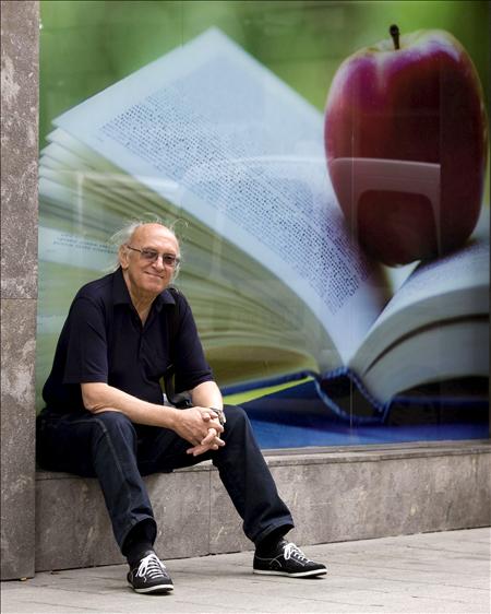 . LA PASIÓN GRIEGA .: PETROS MÁRKARIS, NUEVA NOVELA Y PREMIO