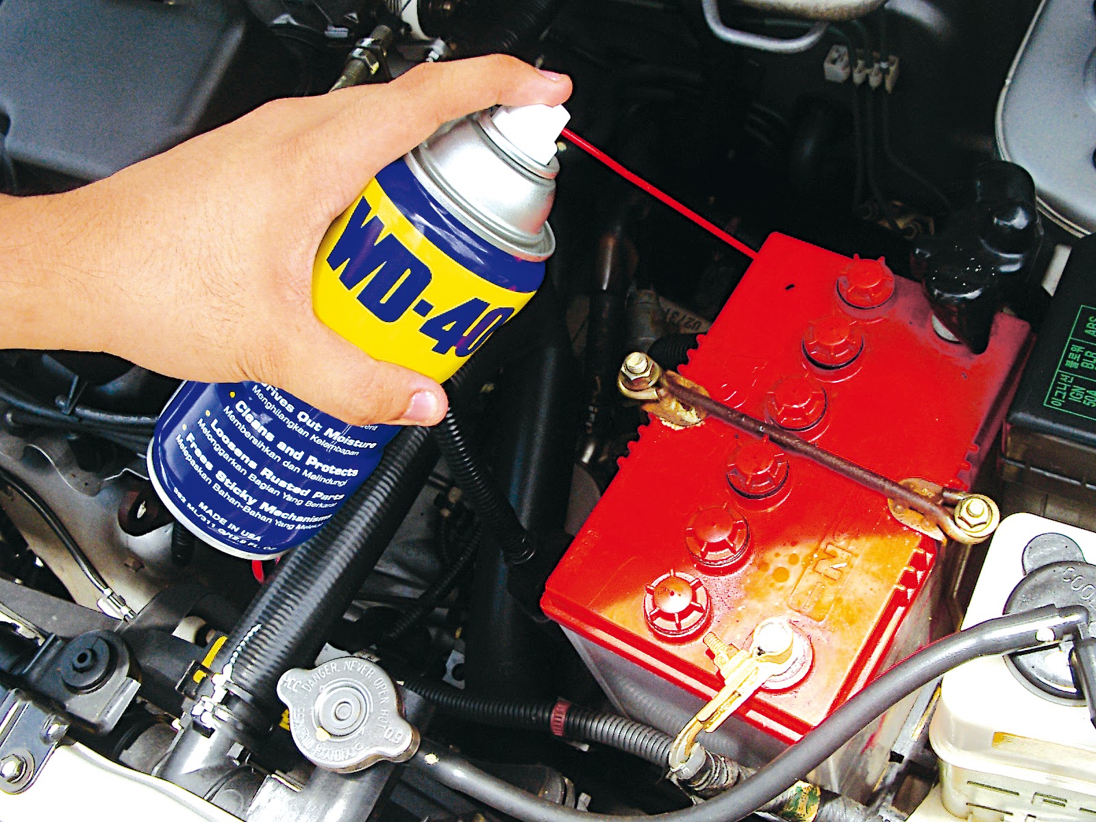 CAR CLEANING MADE EASY WITH WD-40®