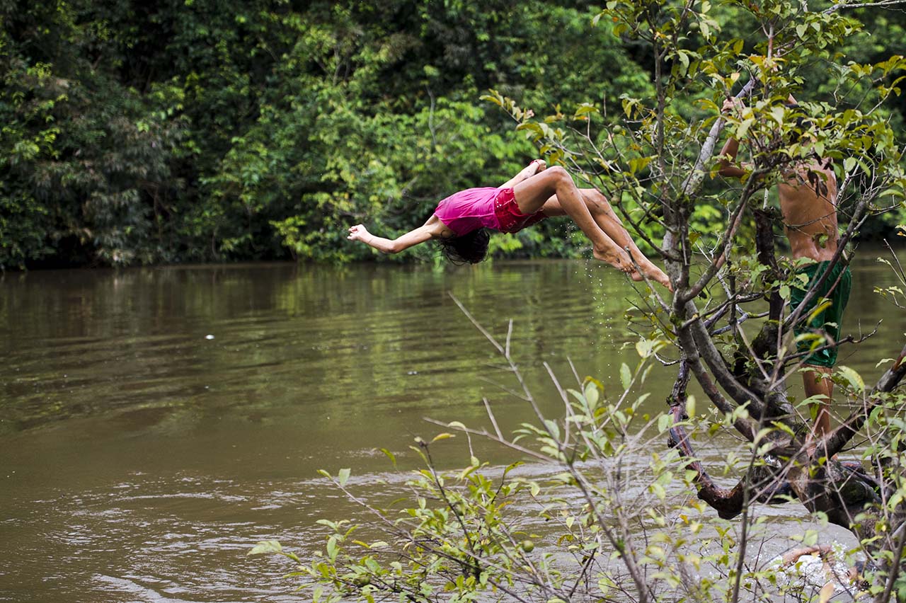 POVOS RIBEIRINHOS DA AMAZÔNIA
