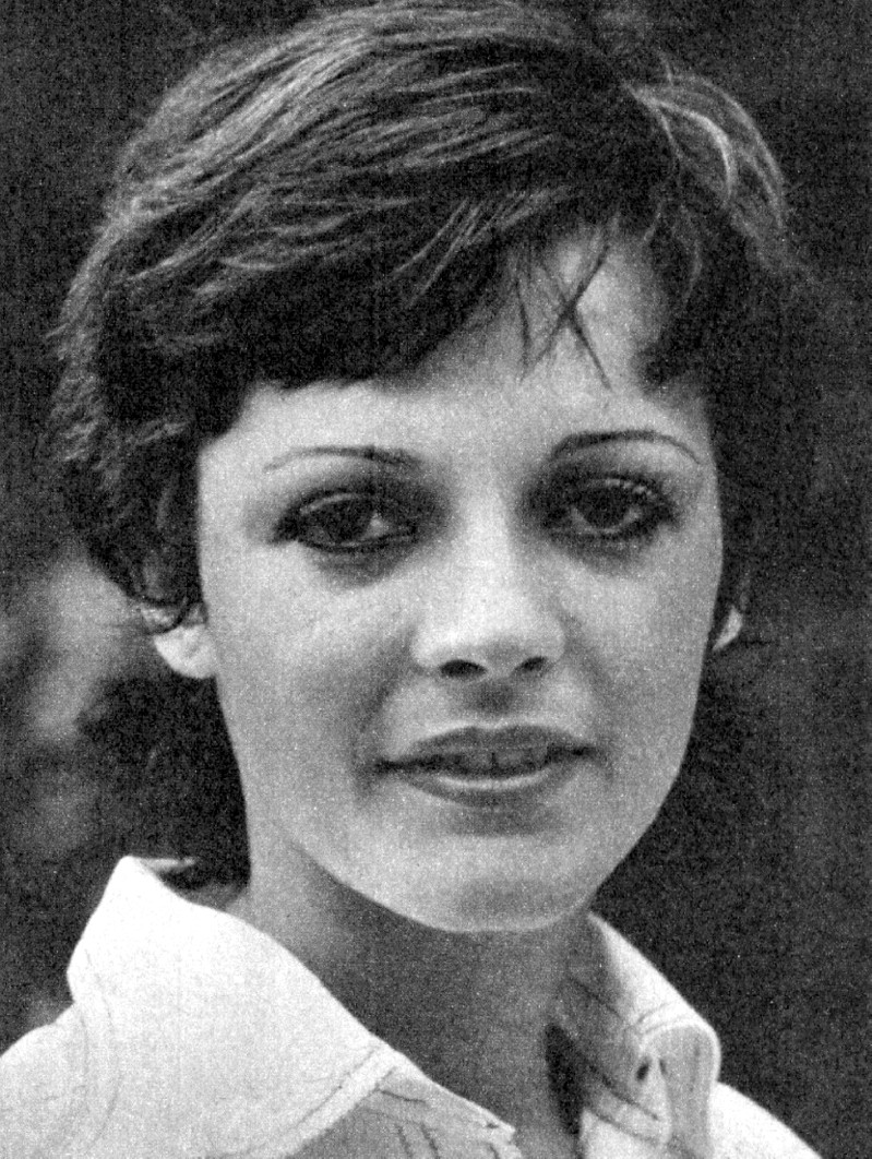 Astros em Revista: BETE MENDES A ESTRELA REVOLUCIONÁRIA