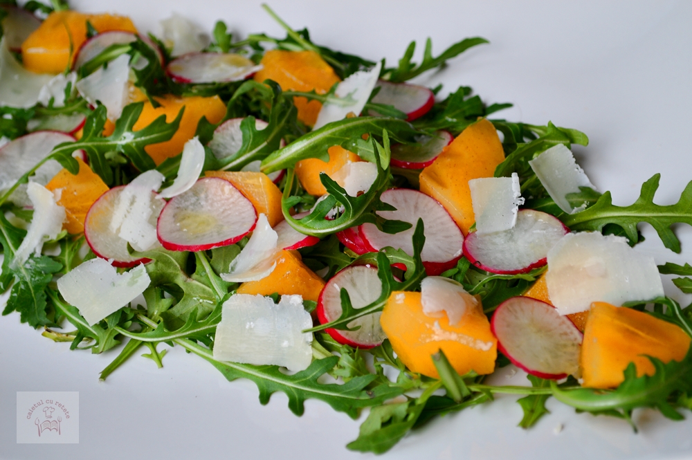 Salata cu rucola, kaki si ridichi - CAIETUL CU RETETE
