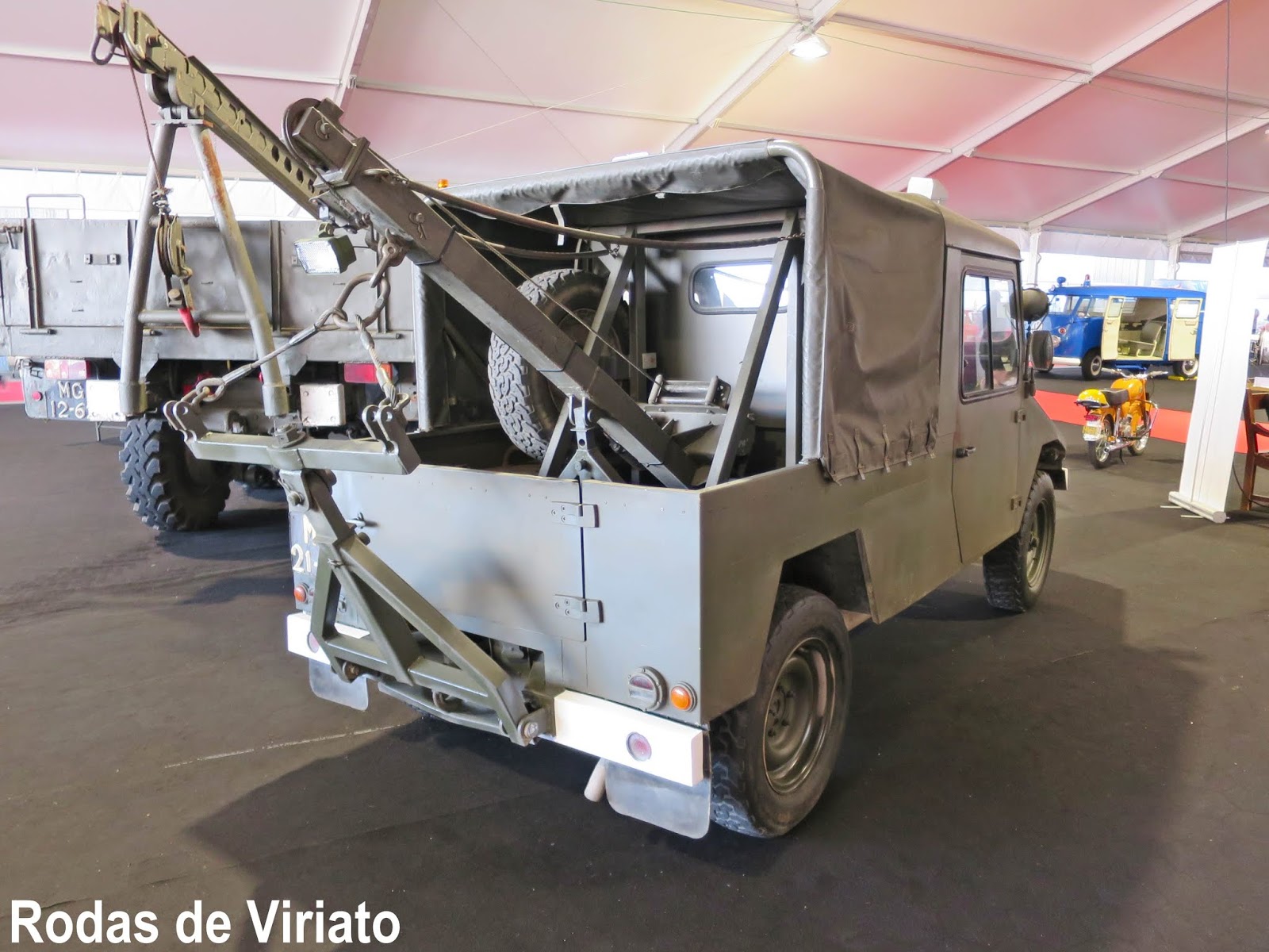 Jipe UMM Cournil 4x4 - Auto socorro militar