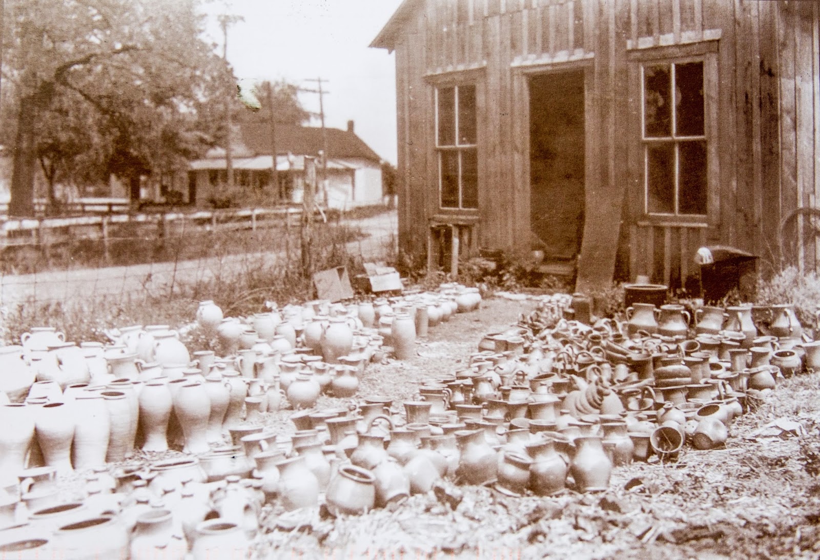 FOLKWAYS NOTEBOOK: OLD KENTUCKY POTTERY