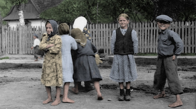 Life During World War II – 28 Stunning Colorized Pictures of Children ...