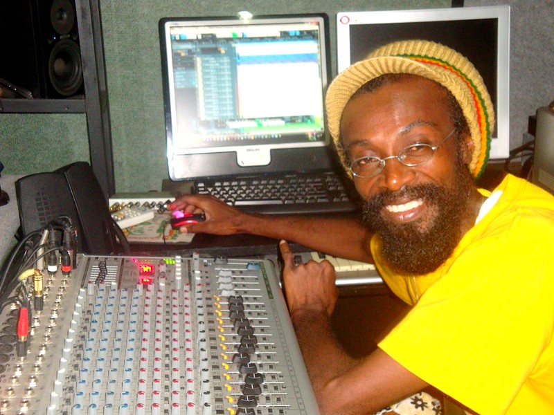 ARTISTIQUEMENT VOTRE INTERNATIONAL: NAFTALY CHANTEUR DE REGGAE IVOIRIEN