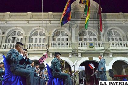 Banda de la Segunda División del Ejército brindó un concierto de gala ...
