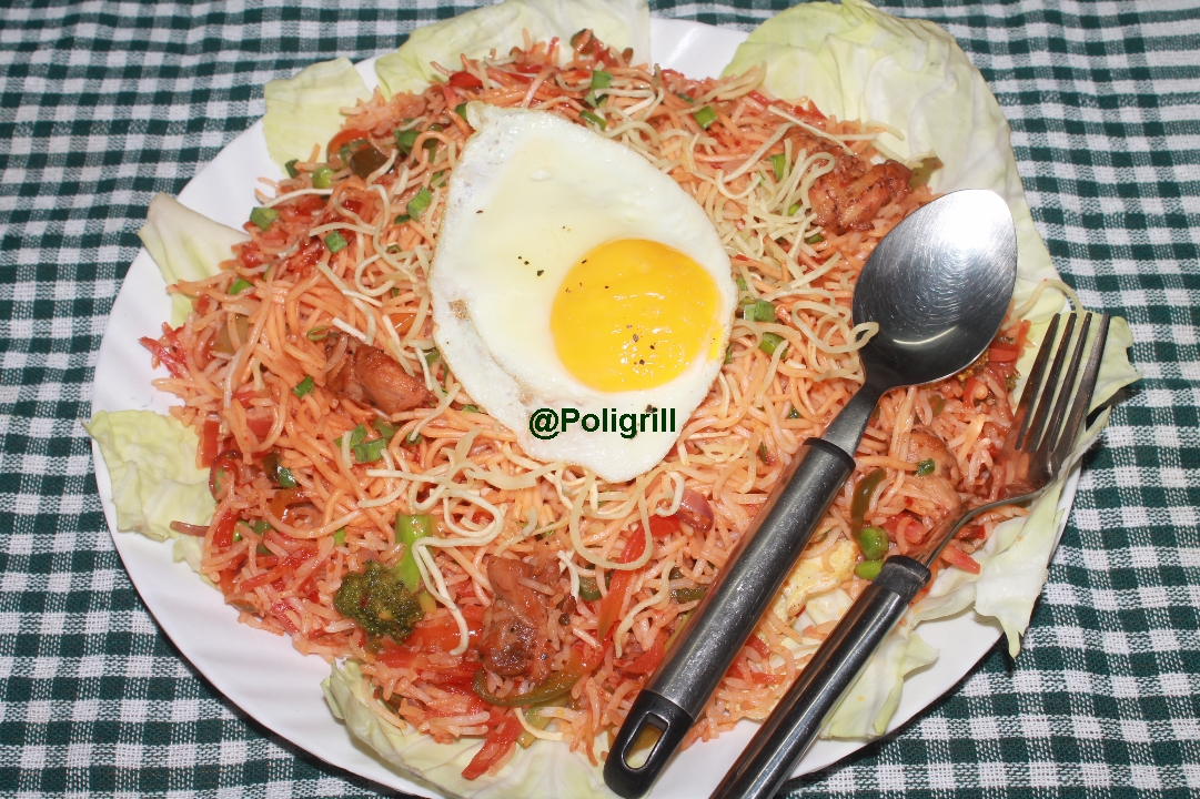 PoliGrill: Chicken Triple Schezwan Rice