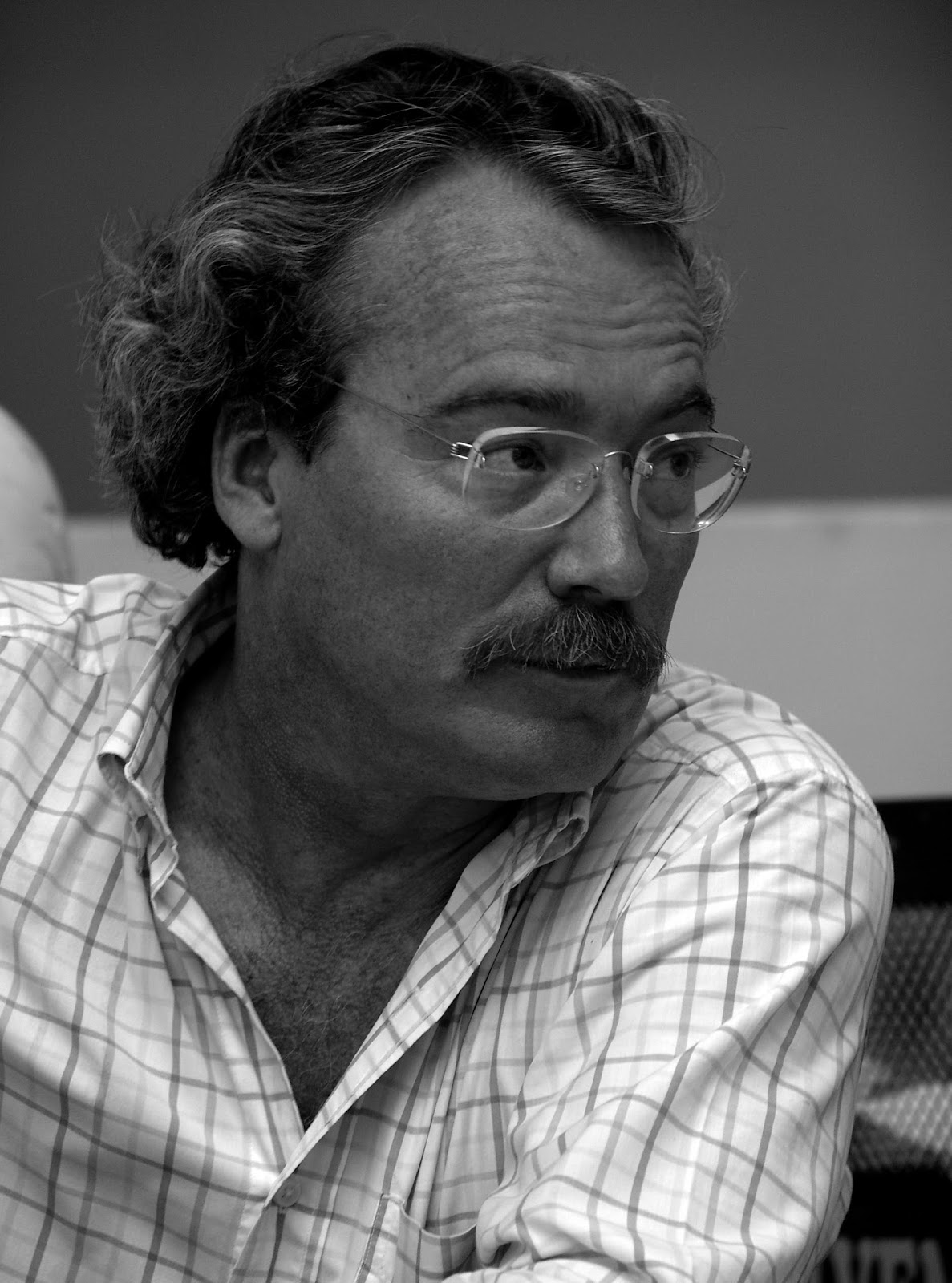 De otros mundos: Alberto Barrera Tyszka gana el Tusquets de Novela