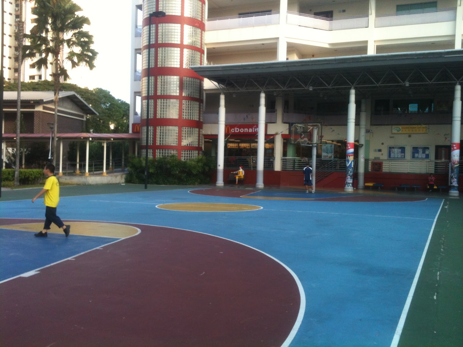 Sportaholics: Jurong Spring Comunity Club Basketball Court