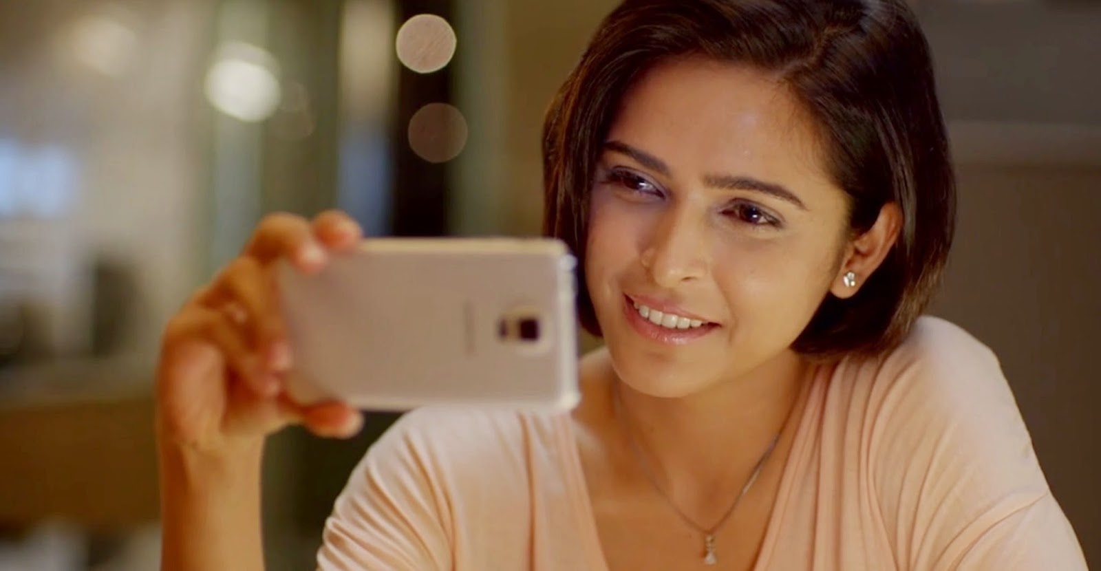 Advertising Ka Kamaal...: Boss Ko Bolo Wife Bulaa Rahi Hai...!!!