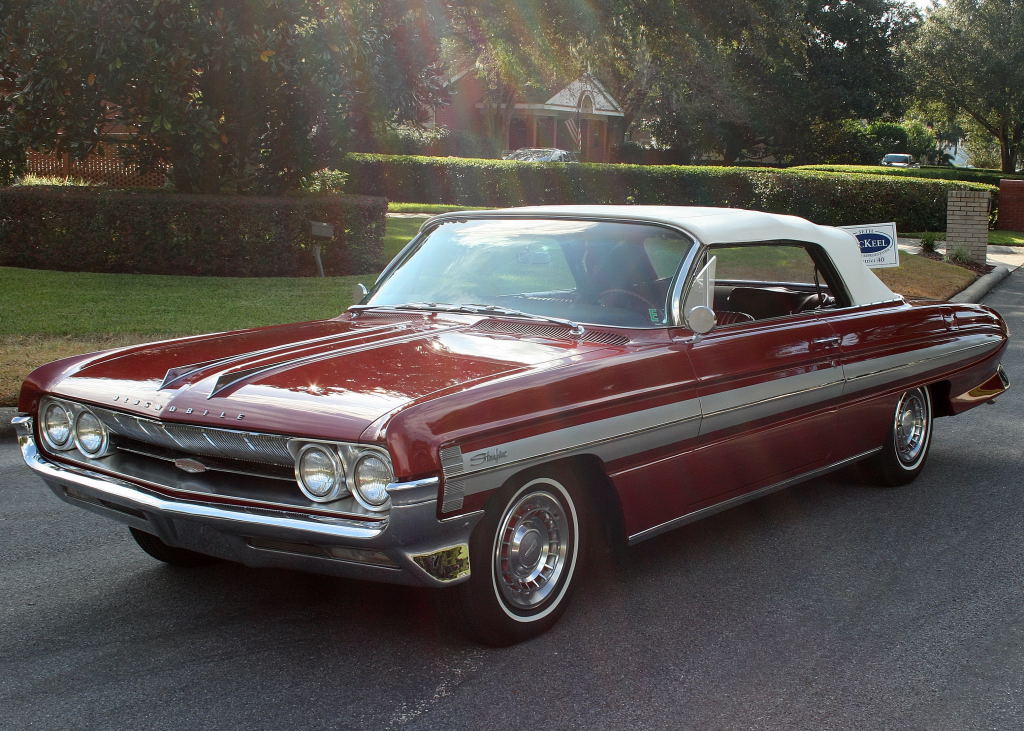 All American Classic Cars: 1961 Oldsmobile Starfire 2-Door Convertible