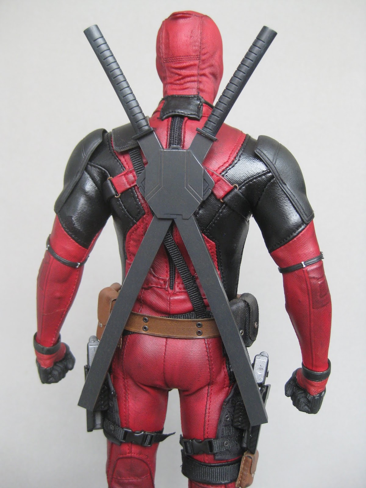deSMOnd Collection: Hot Toys 1/6 "Deadpool" Movie Version Pt.2